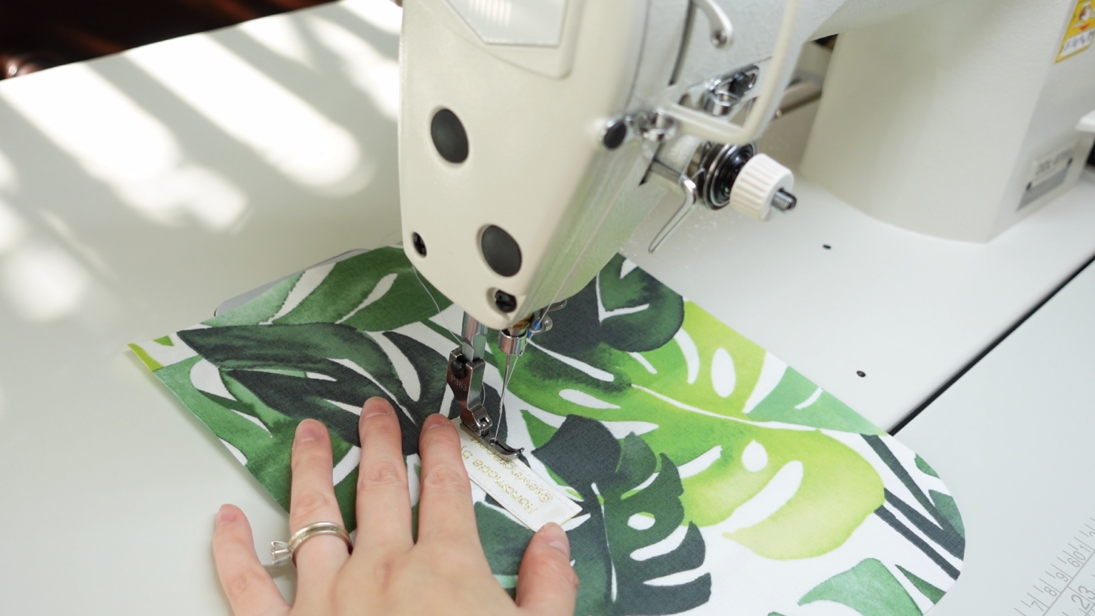 The Easiest Zipper Pouch Tutorial Free Pattern Beginner Sewing